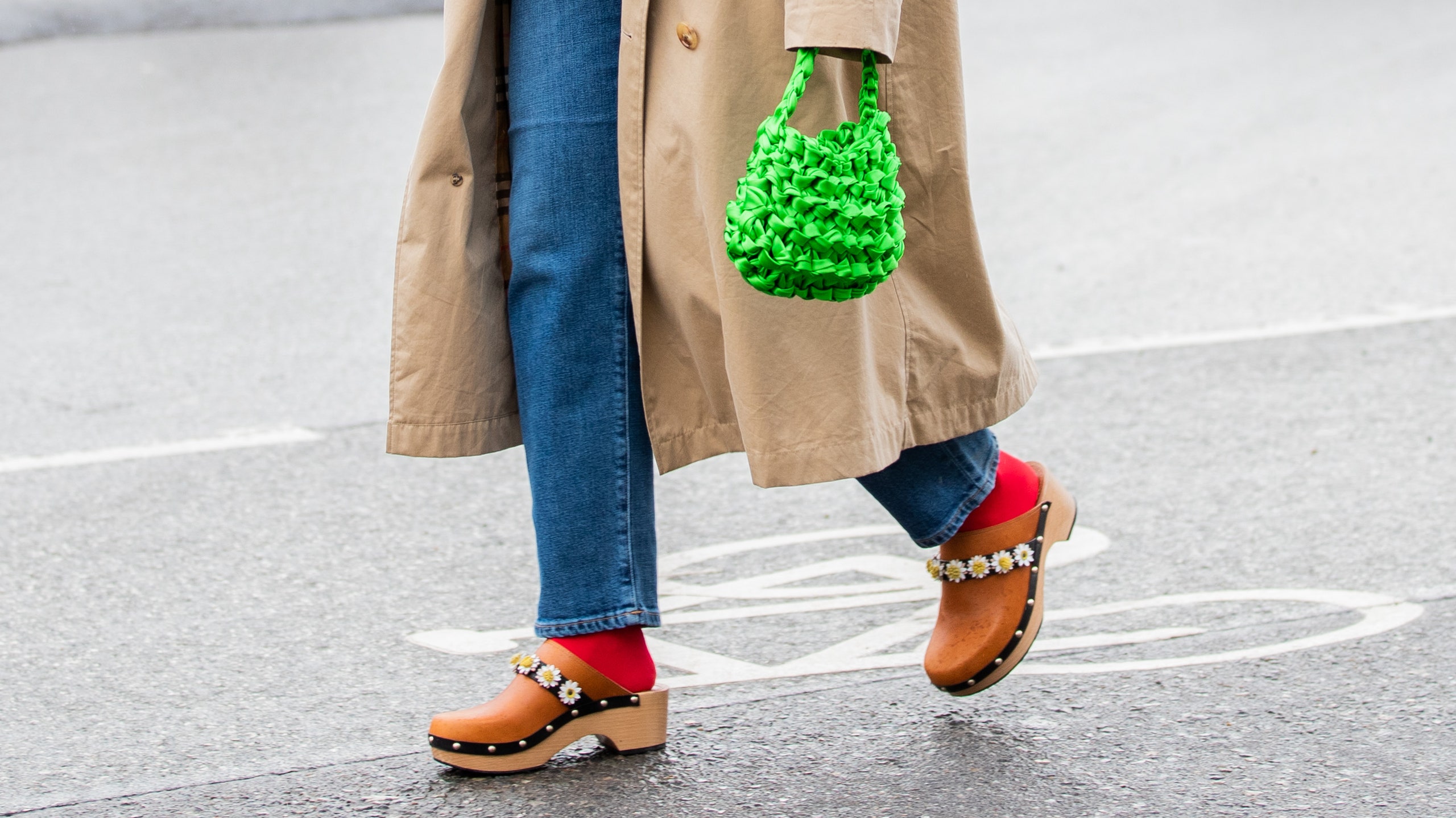 What Makes Clogs Shoes So Desirable? - ATOZTECHNEWS